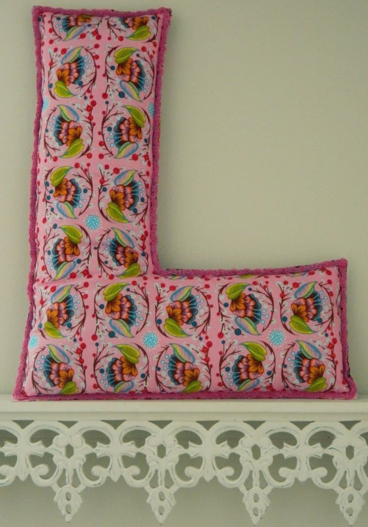 {DIY} The Letter Pillow - Sew Homegrown