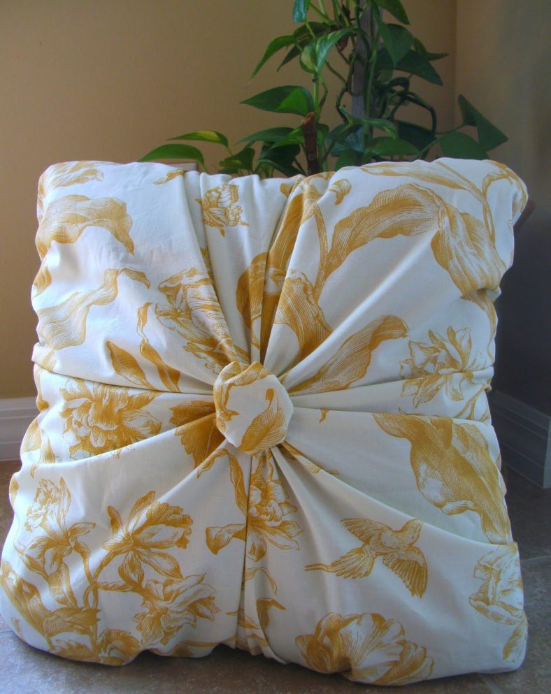 Gather Your Roses - Pillow Tutorial - Sew Homegrown